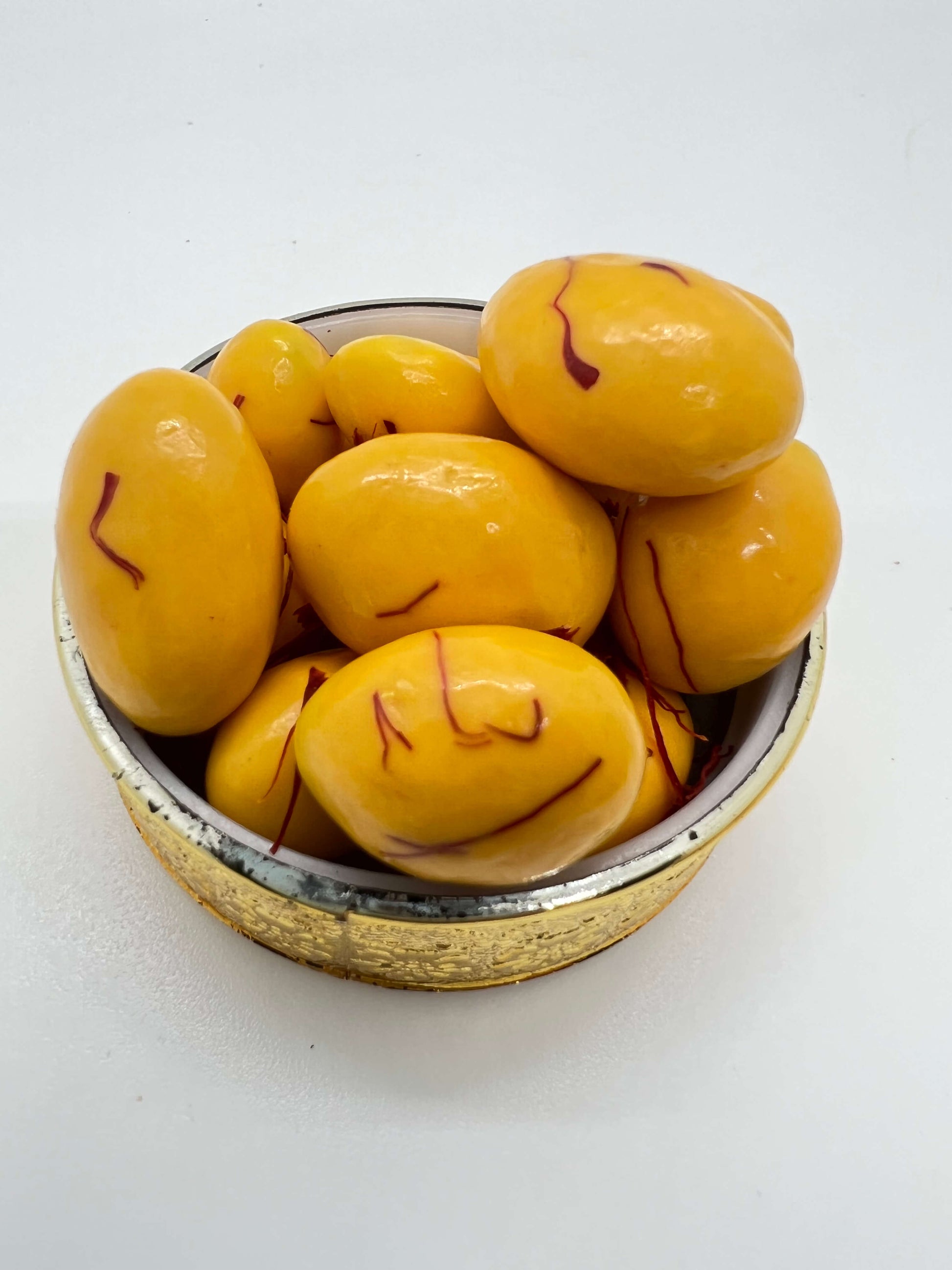 Kesar Rasmalai Dragees Almond – Fuzion Nuts